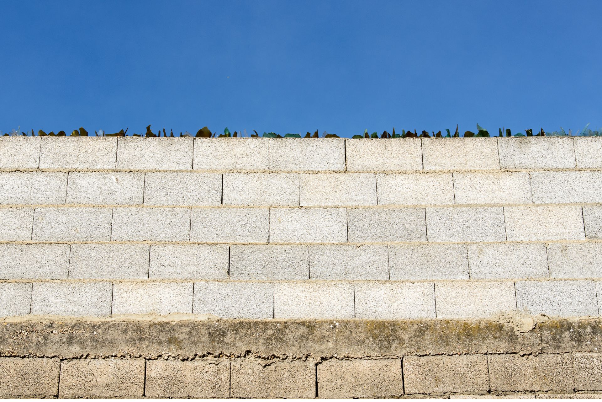 How To Install Keystone Blocks In NZ: Step-by-Step Guide - Retaining ...