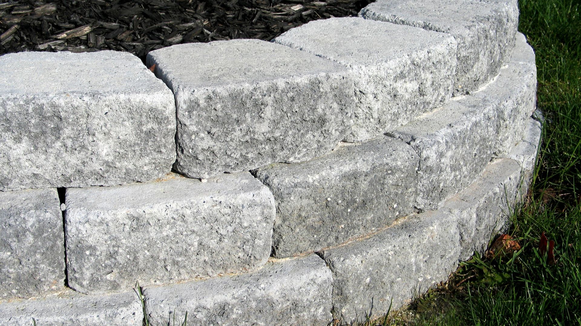 DIY Retaining Wall Guide NZ: Build Yours Step-By-Step - Retaining Wall ...